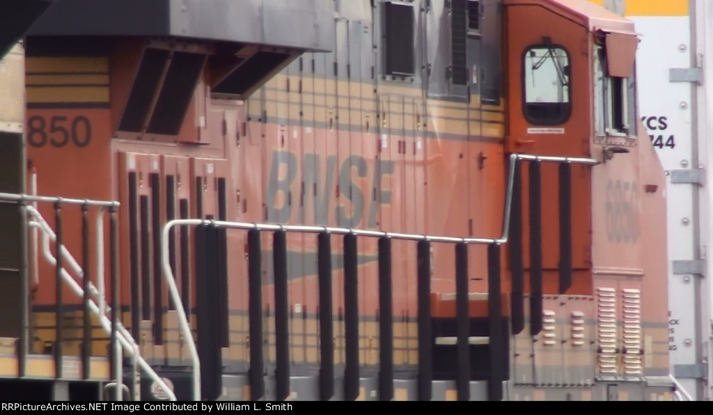 EB Hot Shot Manifest Frt at LV Roundhouse (5)